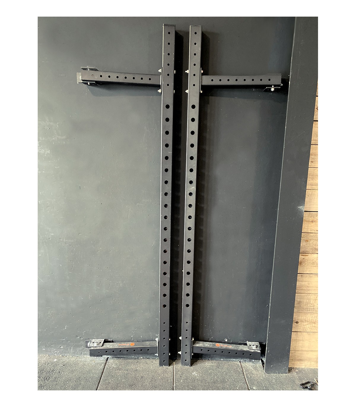 Foldable wall cage